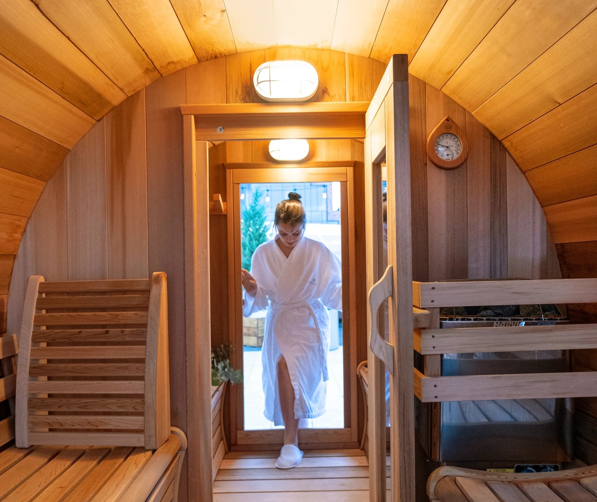 Spa vs. Sauna: Health Benefits & Wellness Guide